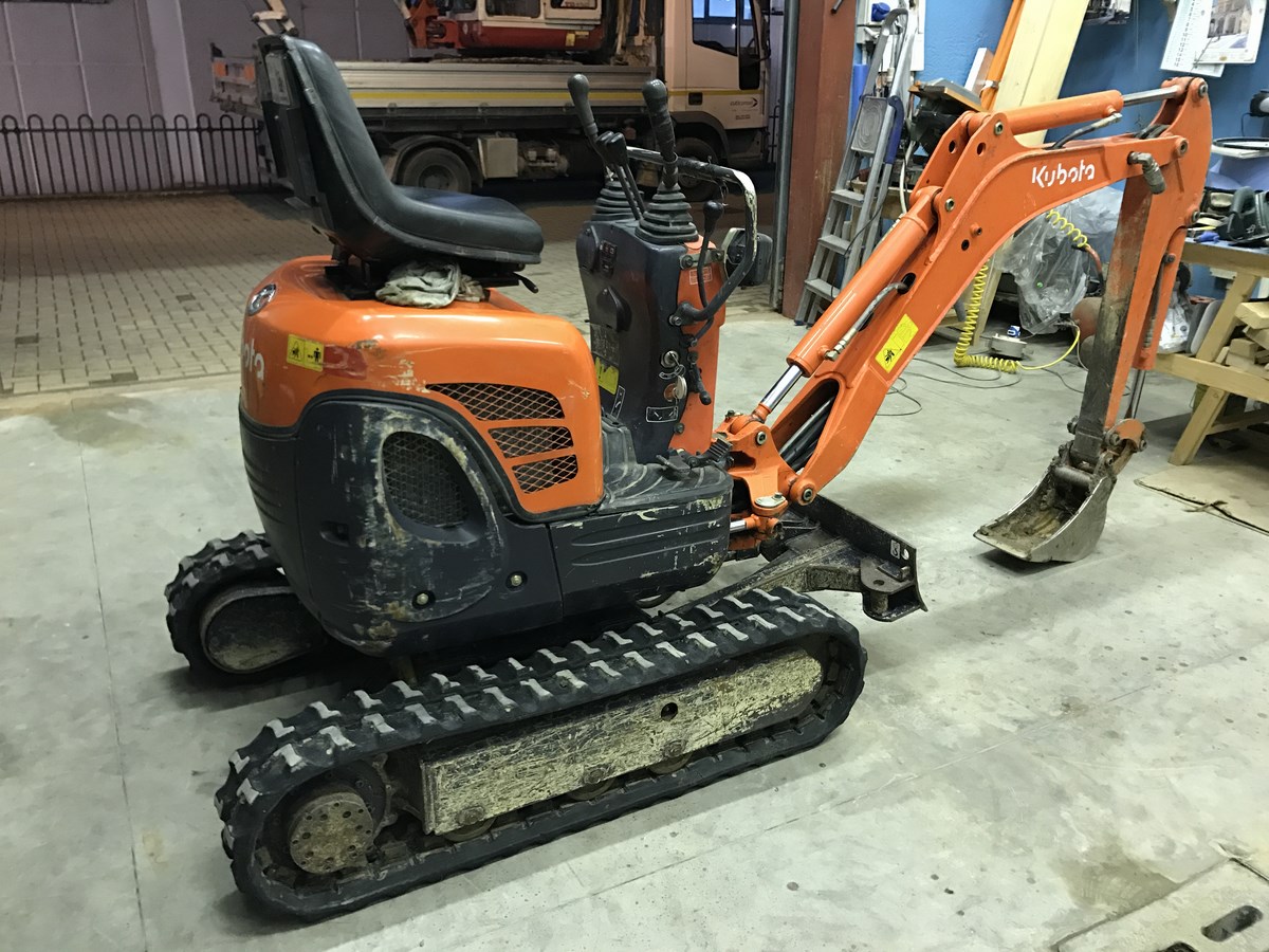 9500 € Usato KUBOTA U10-3, ANNO 2004, ORE 2500, 3 BEN Usati Aste, Annunci Fallimenti e Occasioni ...
